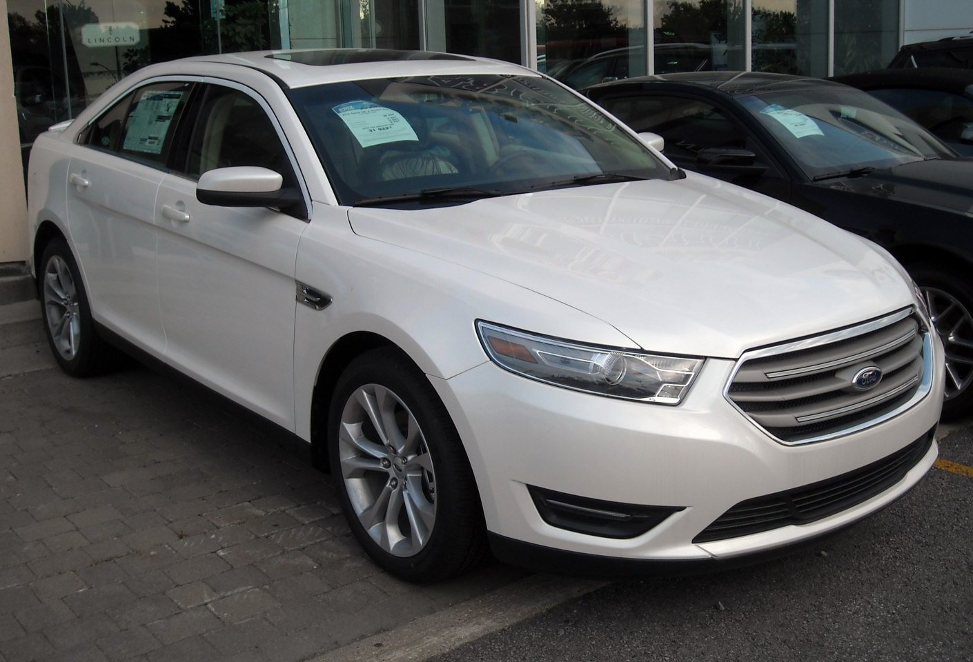 Ford Taurus VI (facelift 2013) 3.5 V6 24V (288 Hp) AWD Automatic